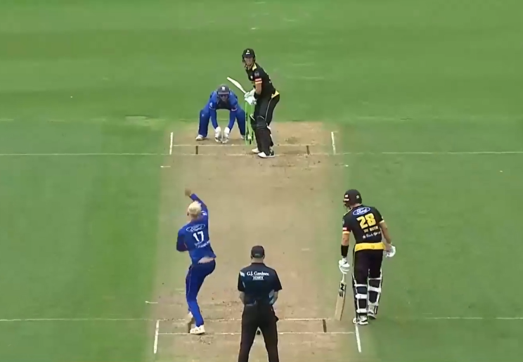 Watch Louis Delport's 3-fer saves the day for Auckland online | Stream ...